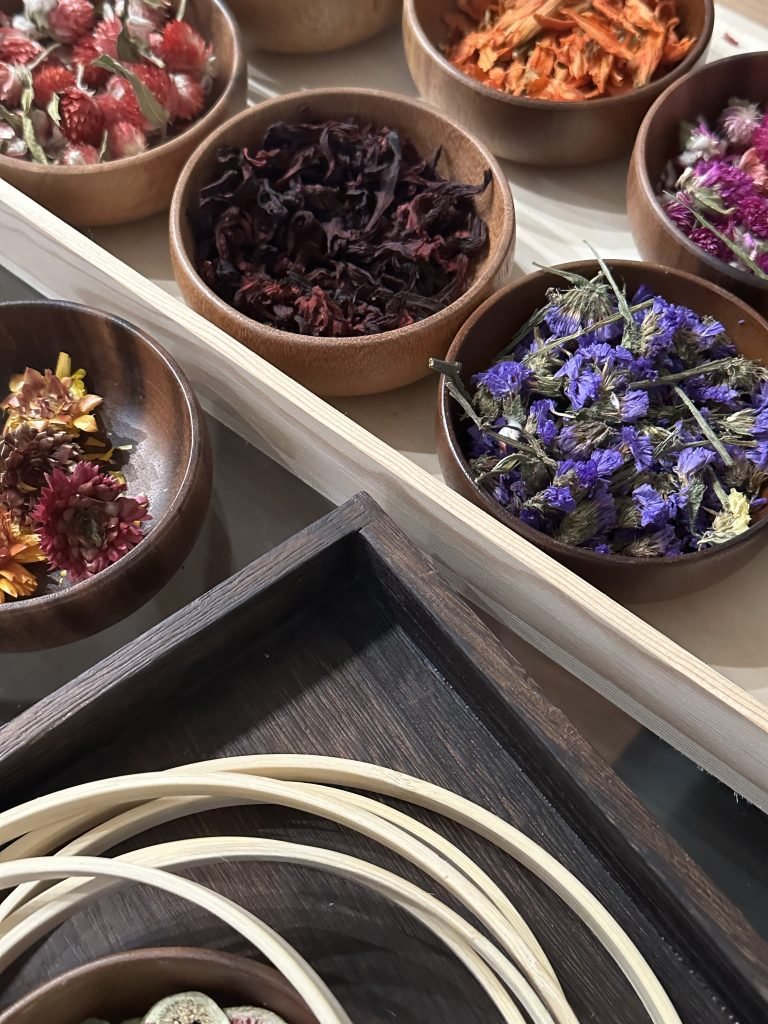 Discover the Affordances of Playing With Loose Parts - Miriam Beloglovsky